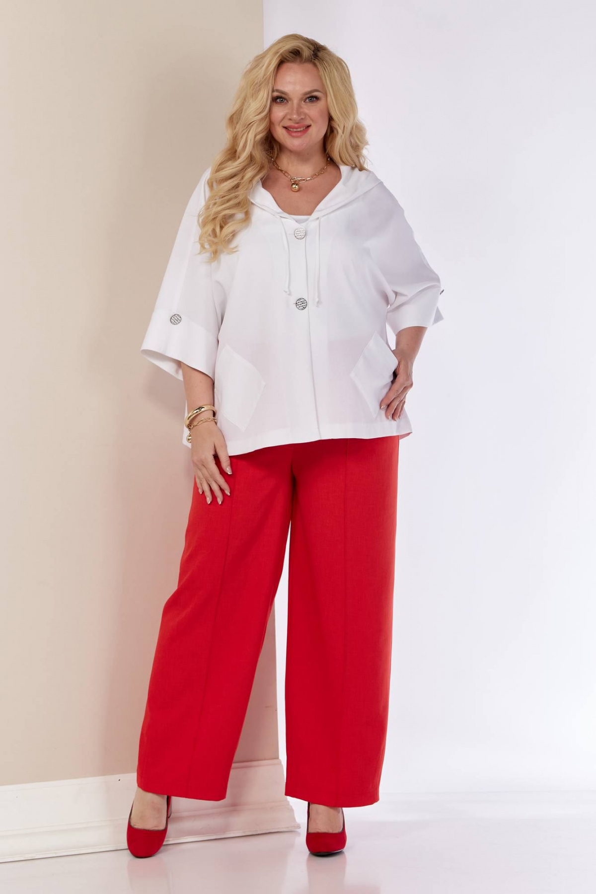 Shetti 4057 белый+красный | Женский костюм Shetti купить за 6998₽