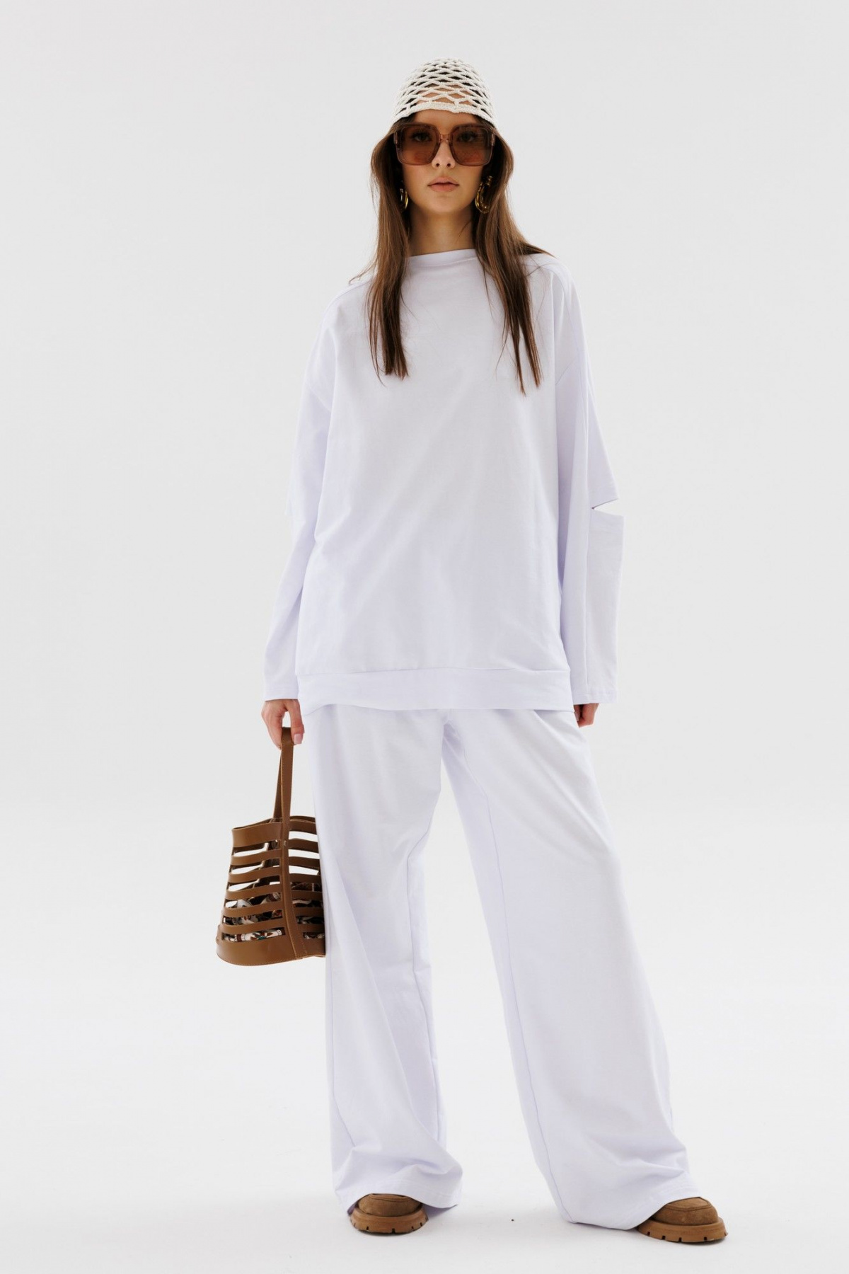 Костюм из хлопка с джемпером и брюками свободного кроя NikVa 703-3 молоко купить за 12639₽