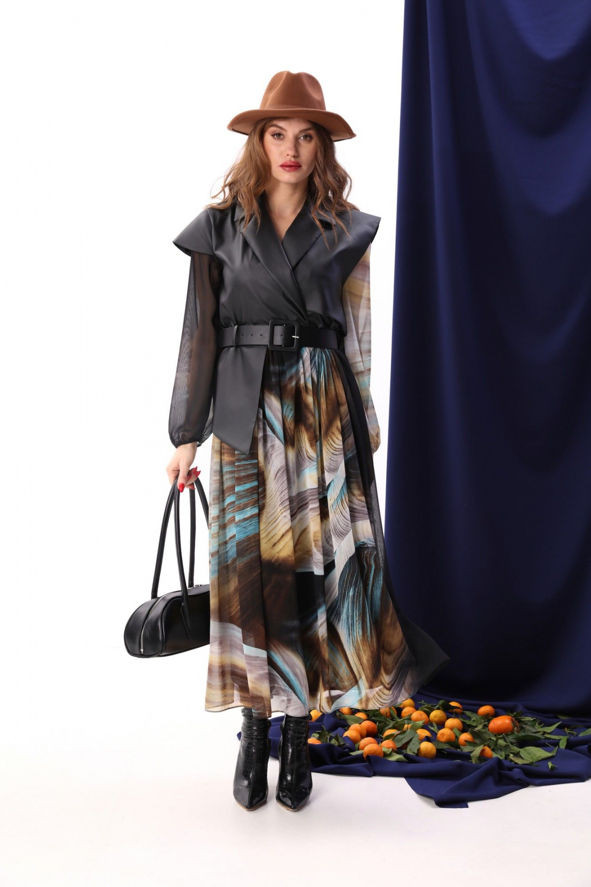 NikVa 904-2 чёрный+мультиколор | Платье, Ремень NikVa купить за 13016₽